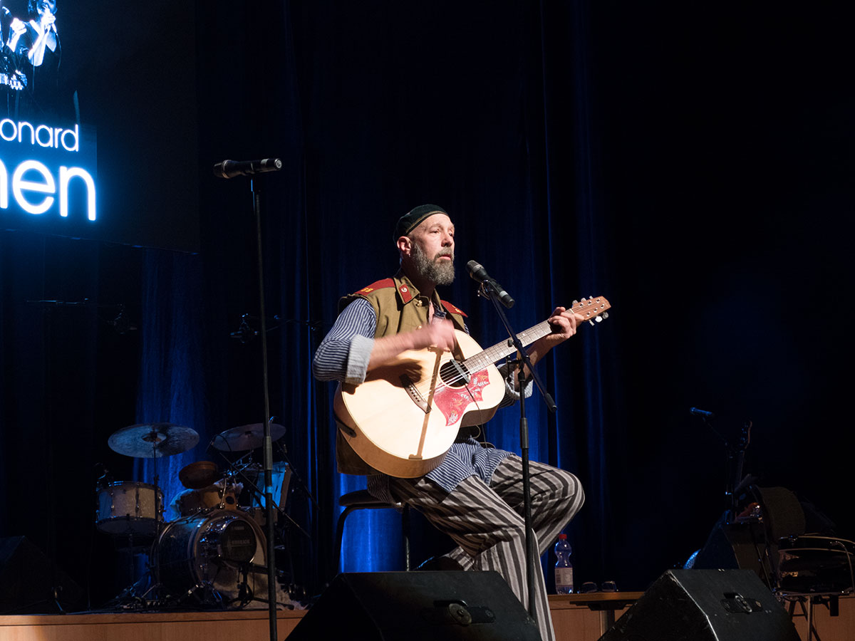 Dave Mackey Sänger und Musiker mit amerkanischen Wurzeln